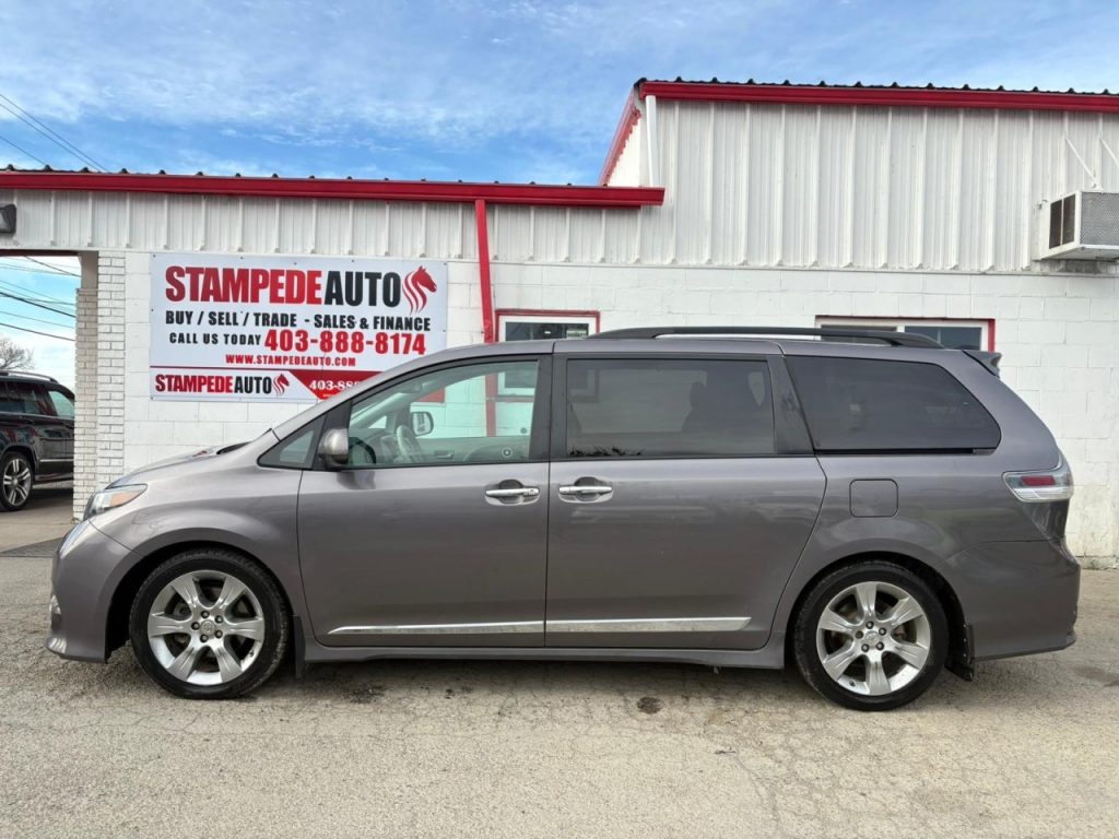 Used 2014 Toyota Sienna SE | HEATED SEATS | POWER SIDE DOORS | POWER ...